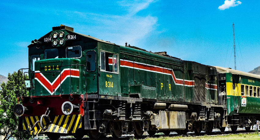 Karachi cantt launches modern live train tracking system