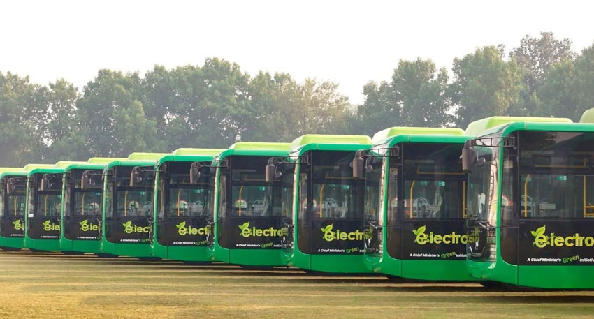 CM Maryam Nawaz’s gift to Pakpattan: 15 electric buses arrive ahead of ...